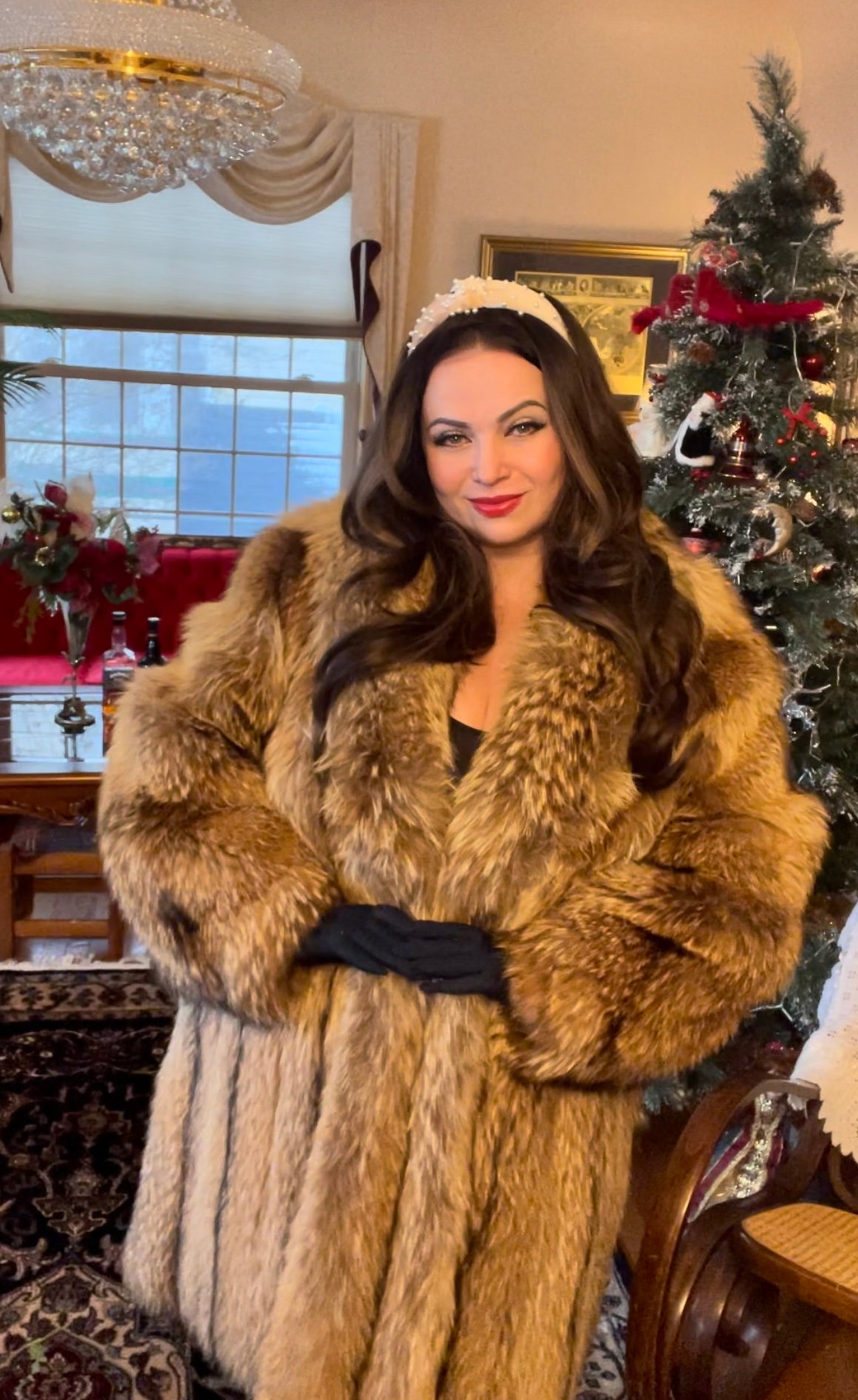 Spacious Vintage Genuine Tanuki Raccoon Fur Medium Length Coat Finn ...