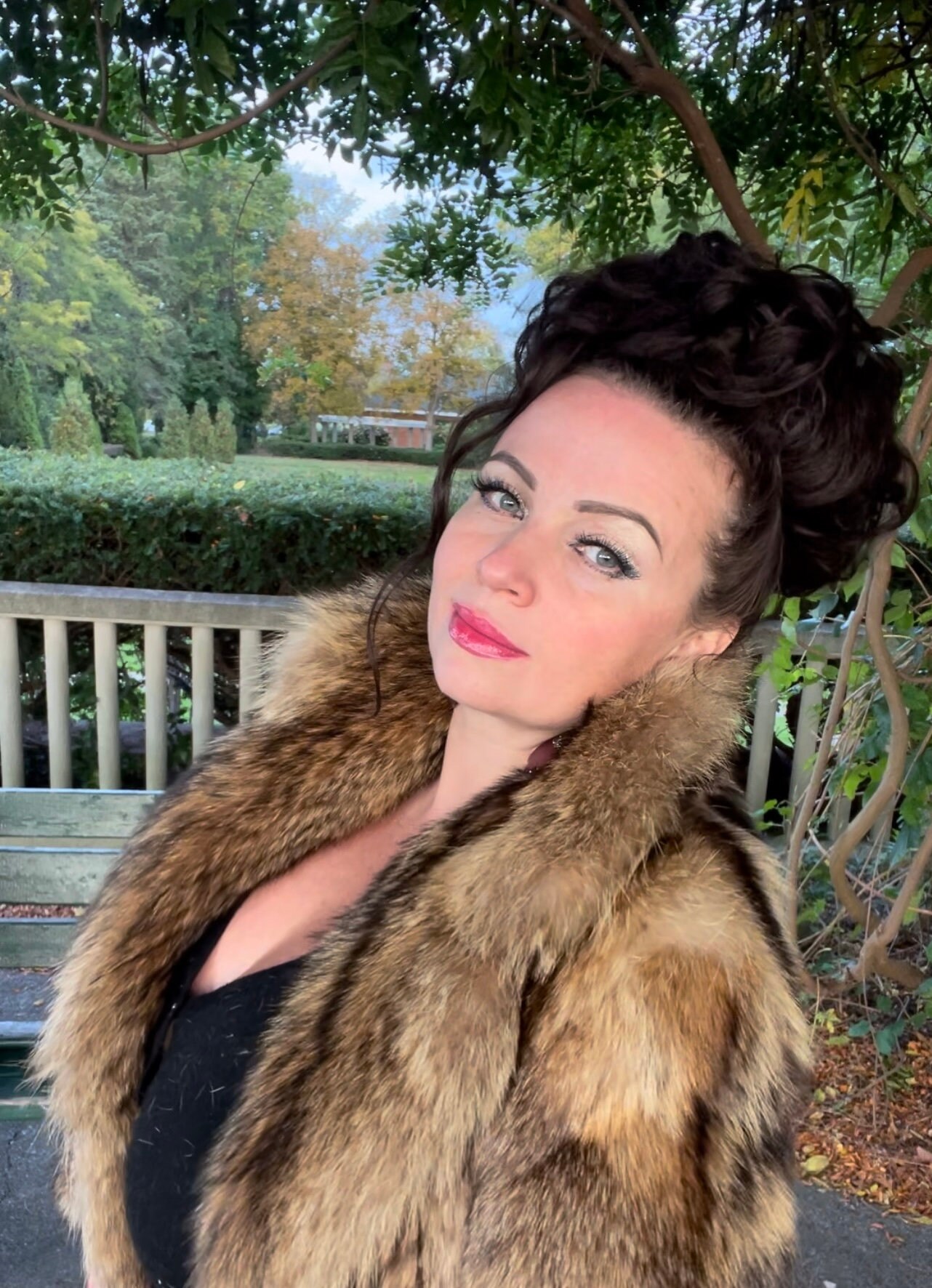 Phenomenal Finn Raccoon Tanuki Fur Coat Full Length Size Medium Large ...