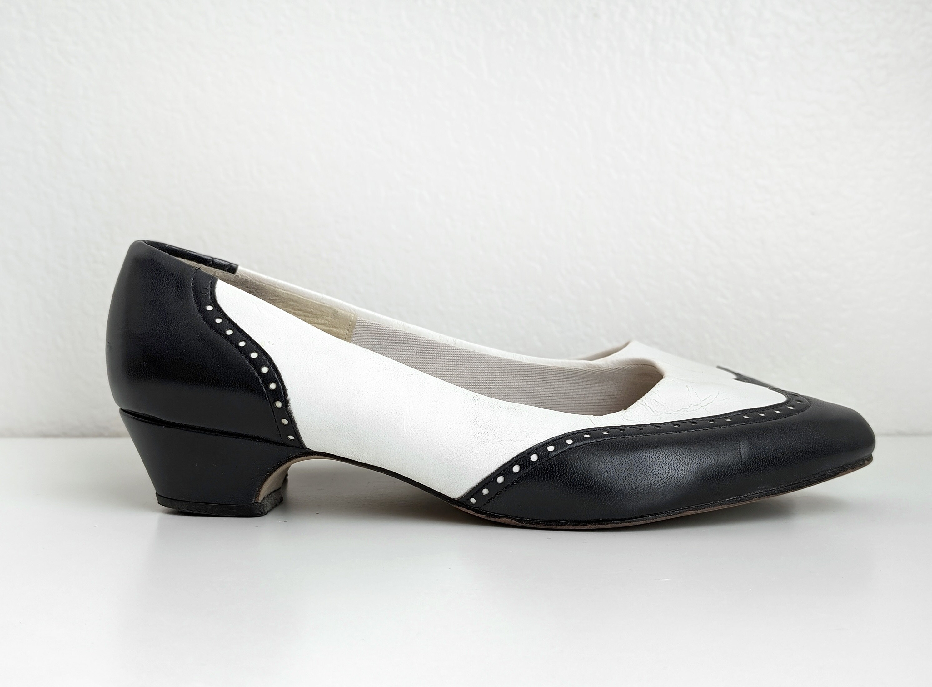 Vintage 80s Black and White Spectator Pumps, Two Tone Kitten Heels ...