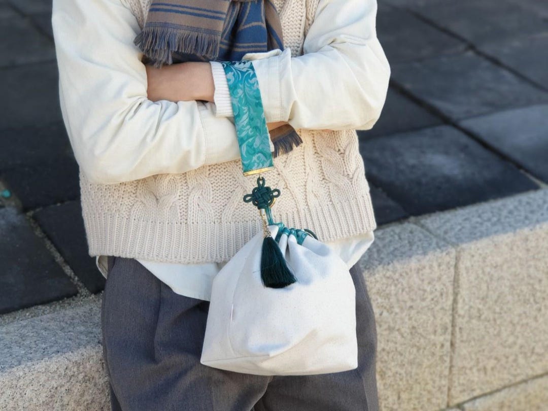 Hanbok-inspired Wristlet Pouch: Korean Knot Drawstring Bag With Tassel ...