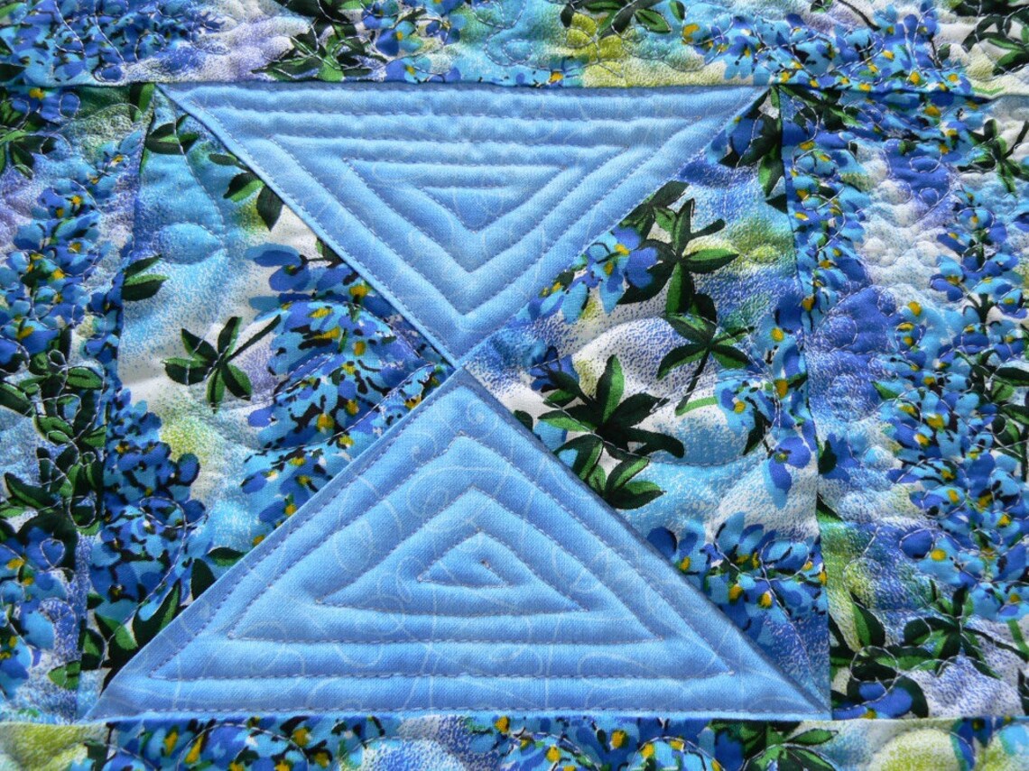Blue Spring Hourglass Table Runner - Etsy