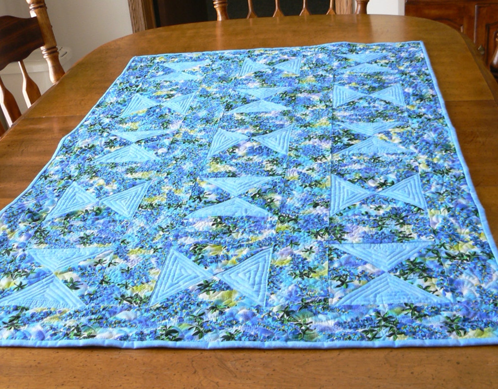 Blue Spring Hourglass Table Runner - Etsy
