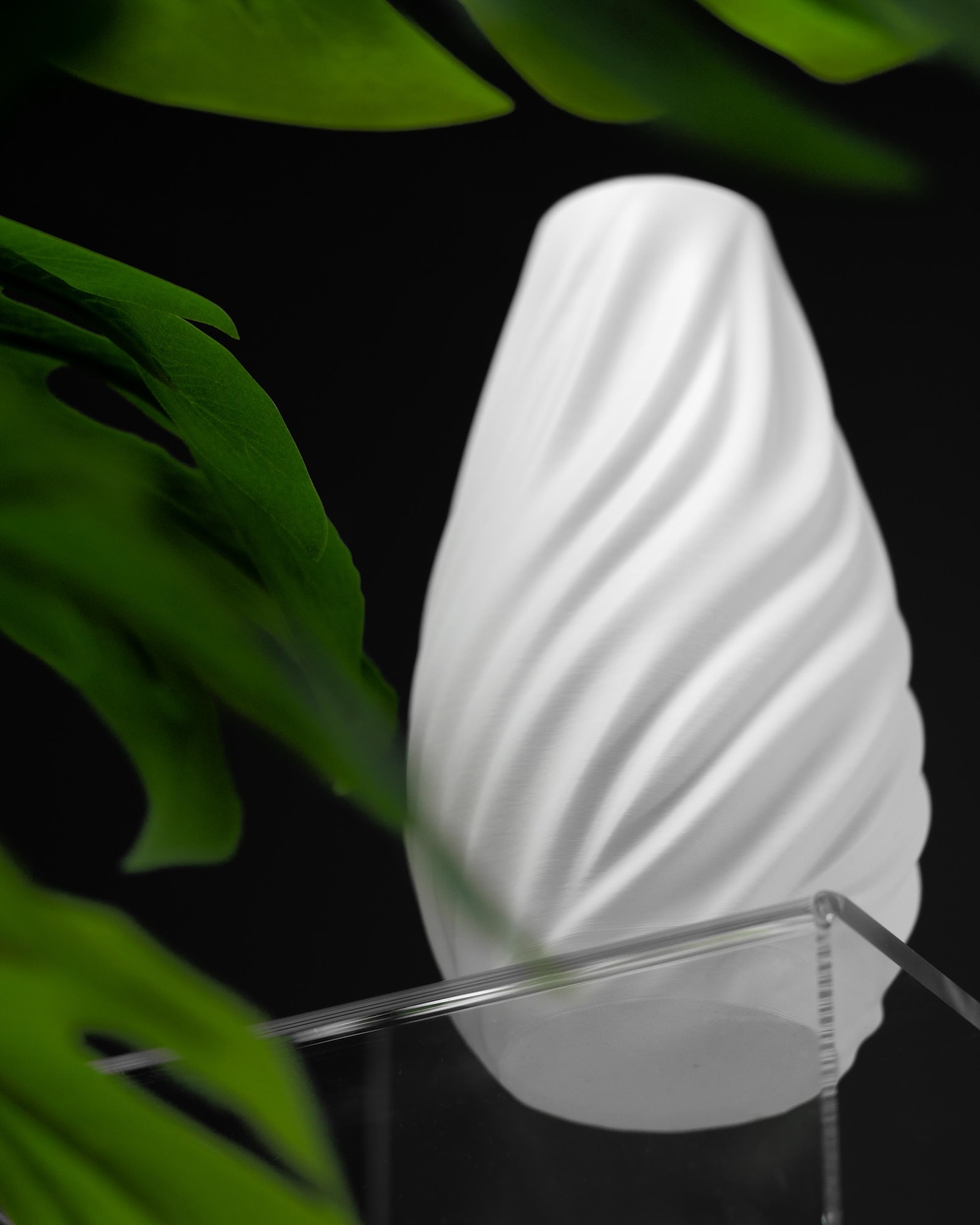 Wave Sculptural Vase and Flowing Design, Modern Decorative Piece for ...