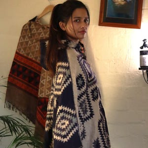 Hooded Poncho Bohemian Style Himalayan Yak's Wool Blended Handwoven ...