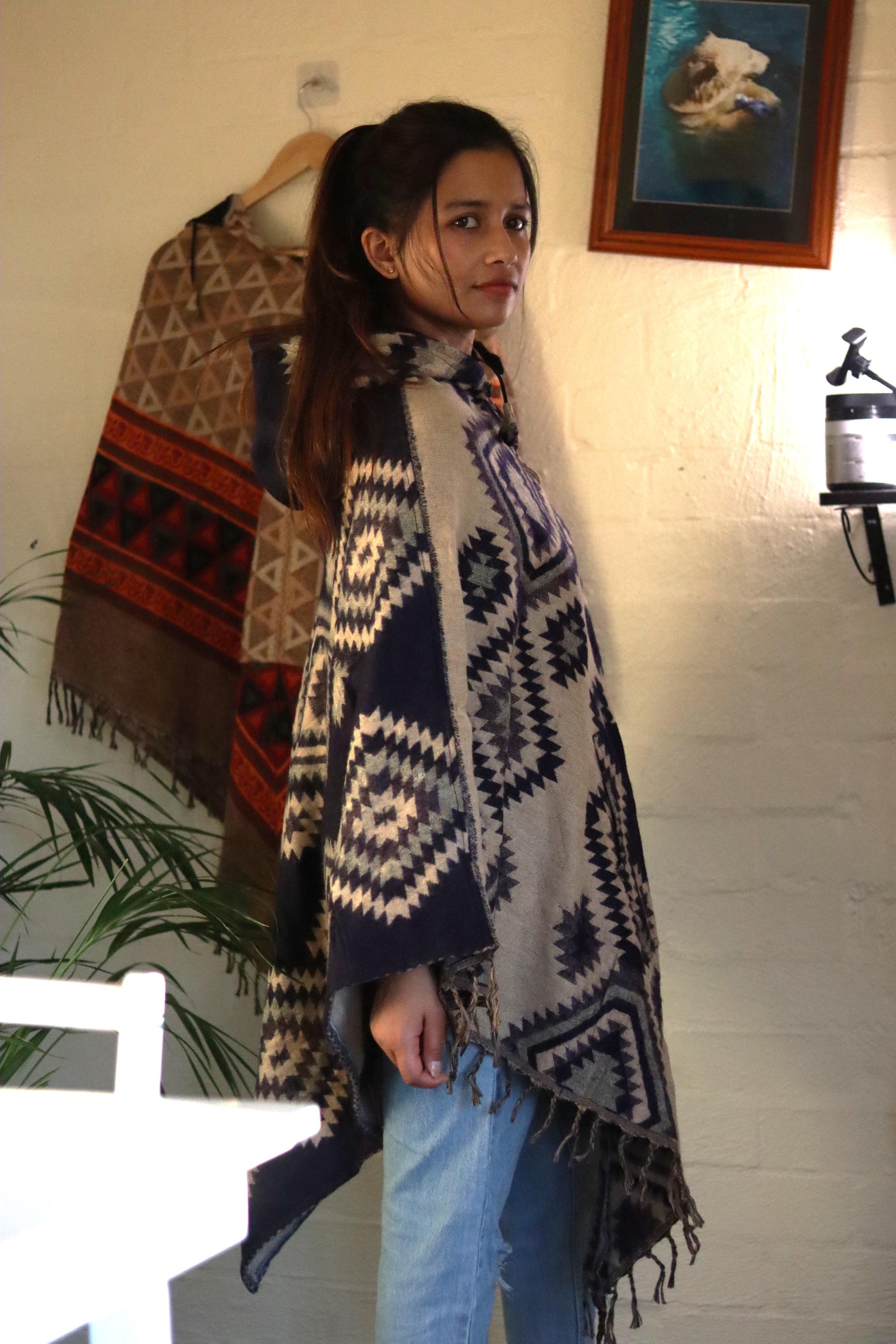Hooded Poncho Bohemian Style Himalayan Yak's Wool Blended Handwoven ...