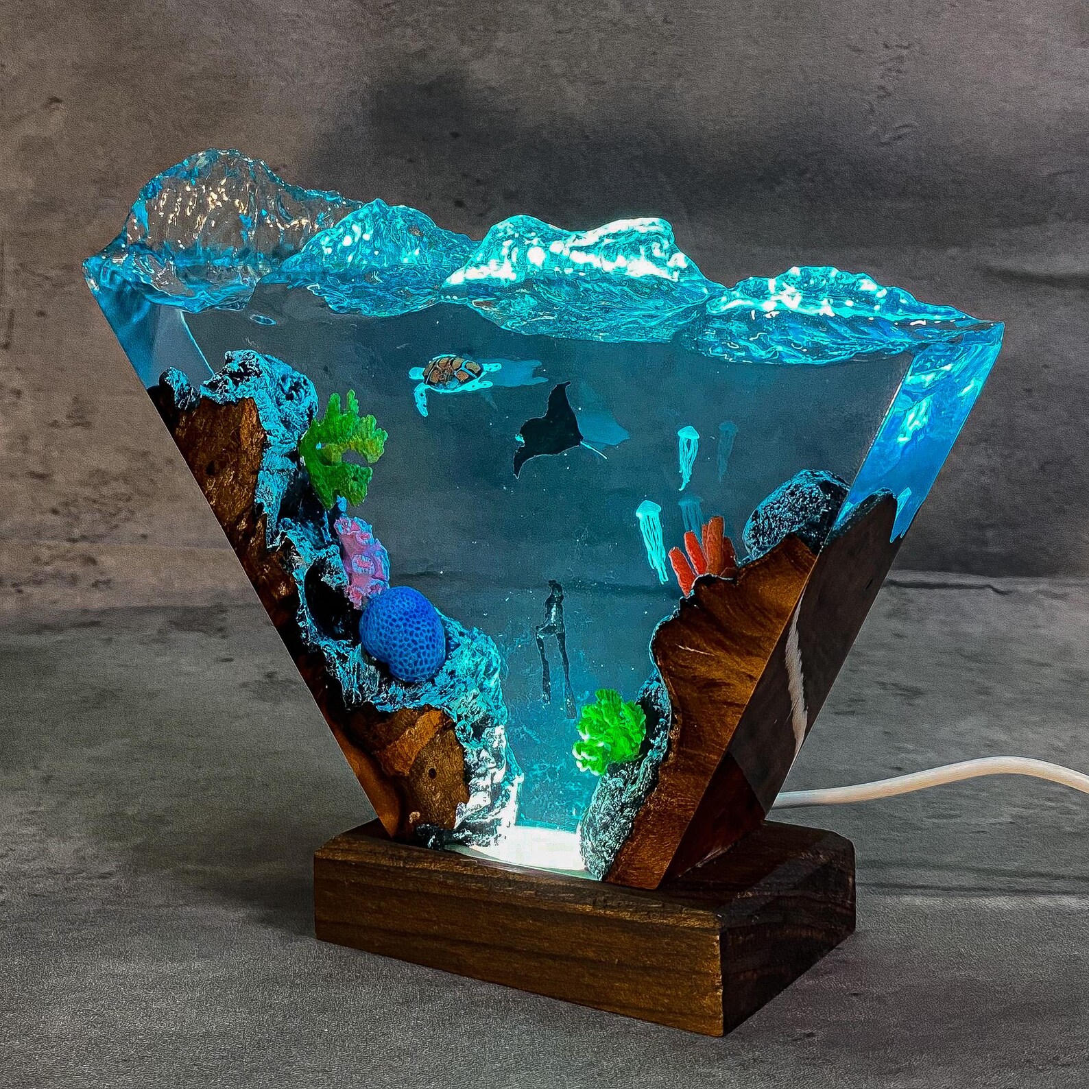 Ocean Resin Lamp – Handmade Triangle Seascape Light With Divers & Coral ...