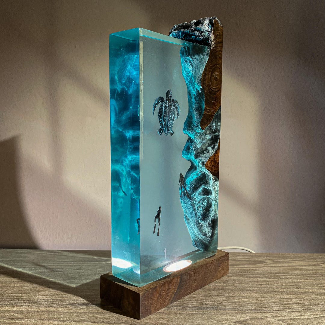 Sea Turtle Resin Lamp With Divers – Ocean-inspired Epoxy Night Light ...