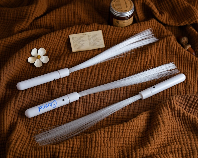 Customized LED Fiber Optic Light Sticks, Suitable for Weddings, Parties ...