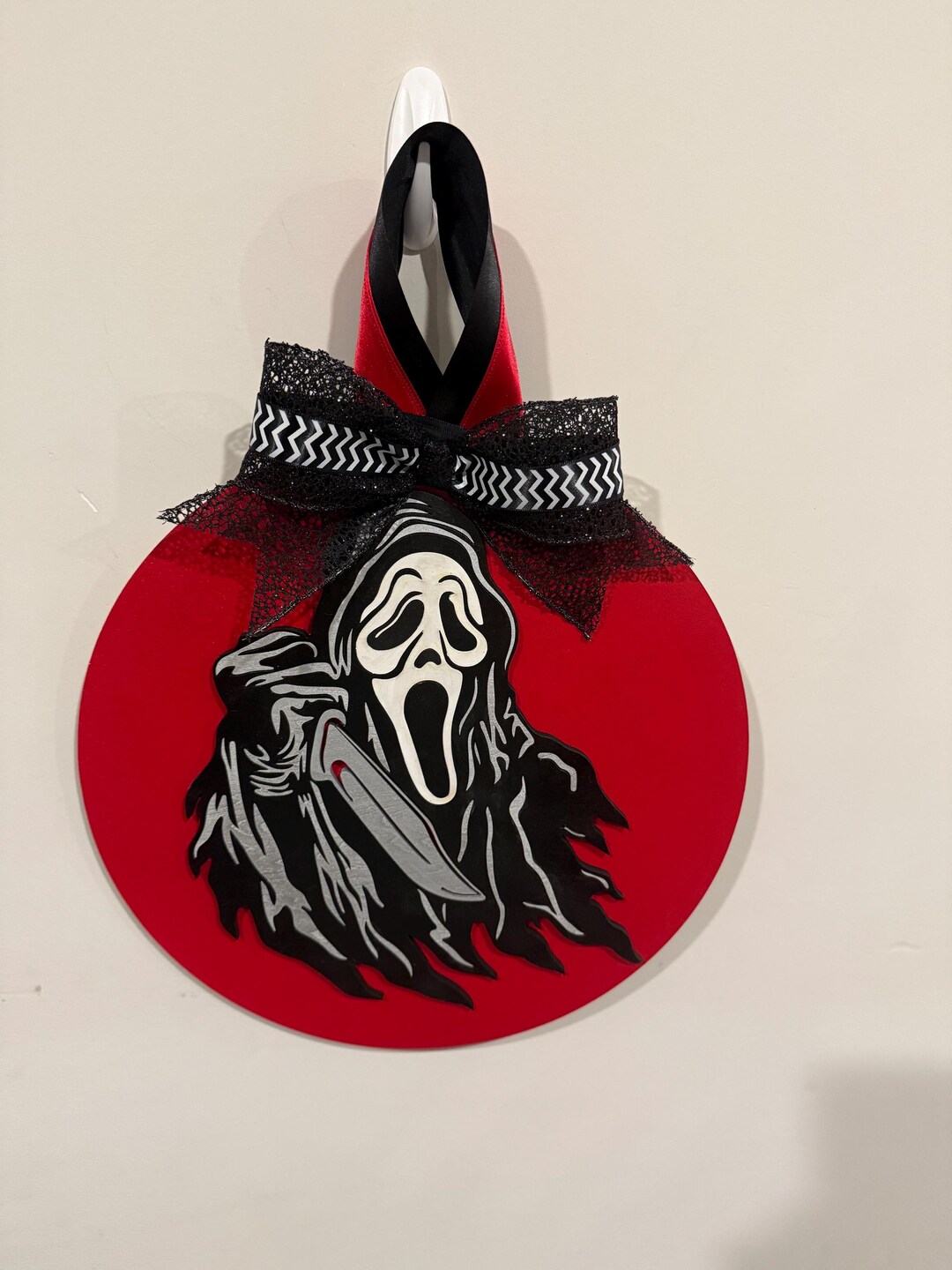Scream/ Ghost Face Wreath - Etsy