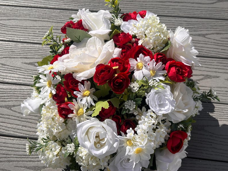 White and Red Rose Flower Centerpiece - Etsy