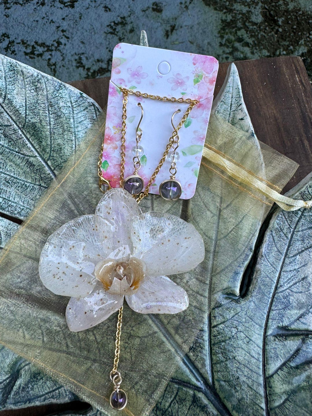 Natural Orchid Set in Resin With Frost and Stainless Steel Gold Chain ...