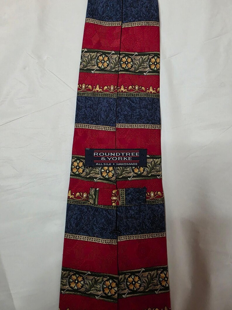 Vtg Roundtree and Yorke Necktie Men's 60" Wine and Blue Horizontal ...