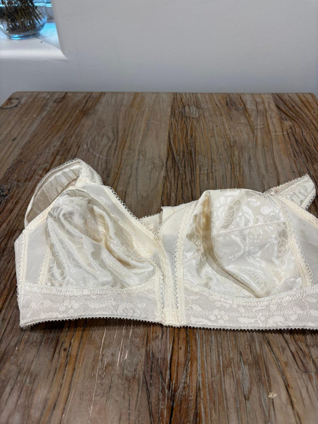 Vintage Playtex Ivory Lace Bra 38B Made in USA Full Coverage 1980s ...