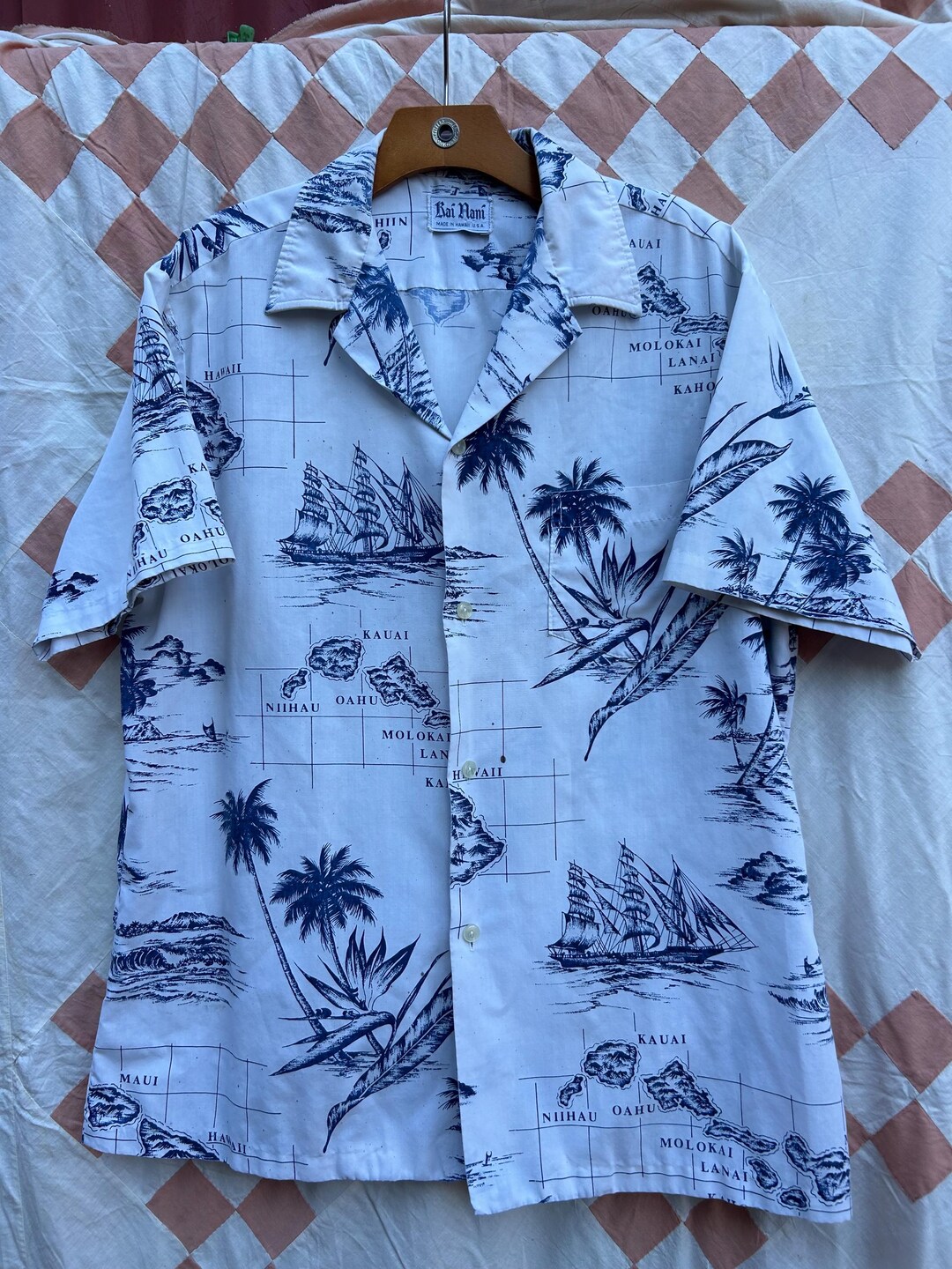Hawaiian Vintage Kai Nani White & Blue Map of the Islands of Hawaii ...