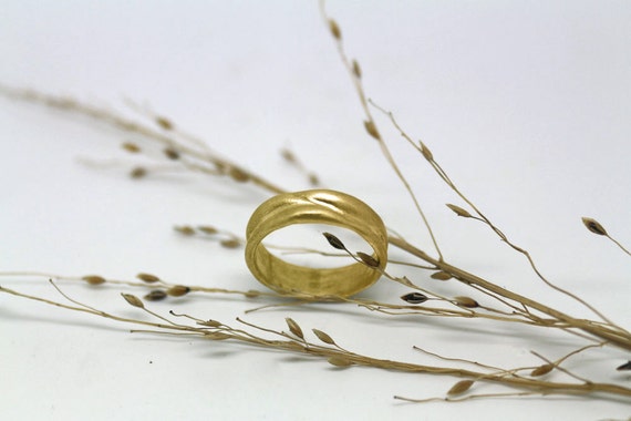 Wavy Gold Wedding Band Unique Mens or Womens Wedding Ring - Etsy