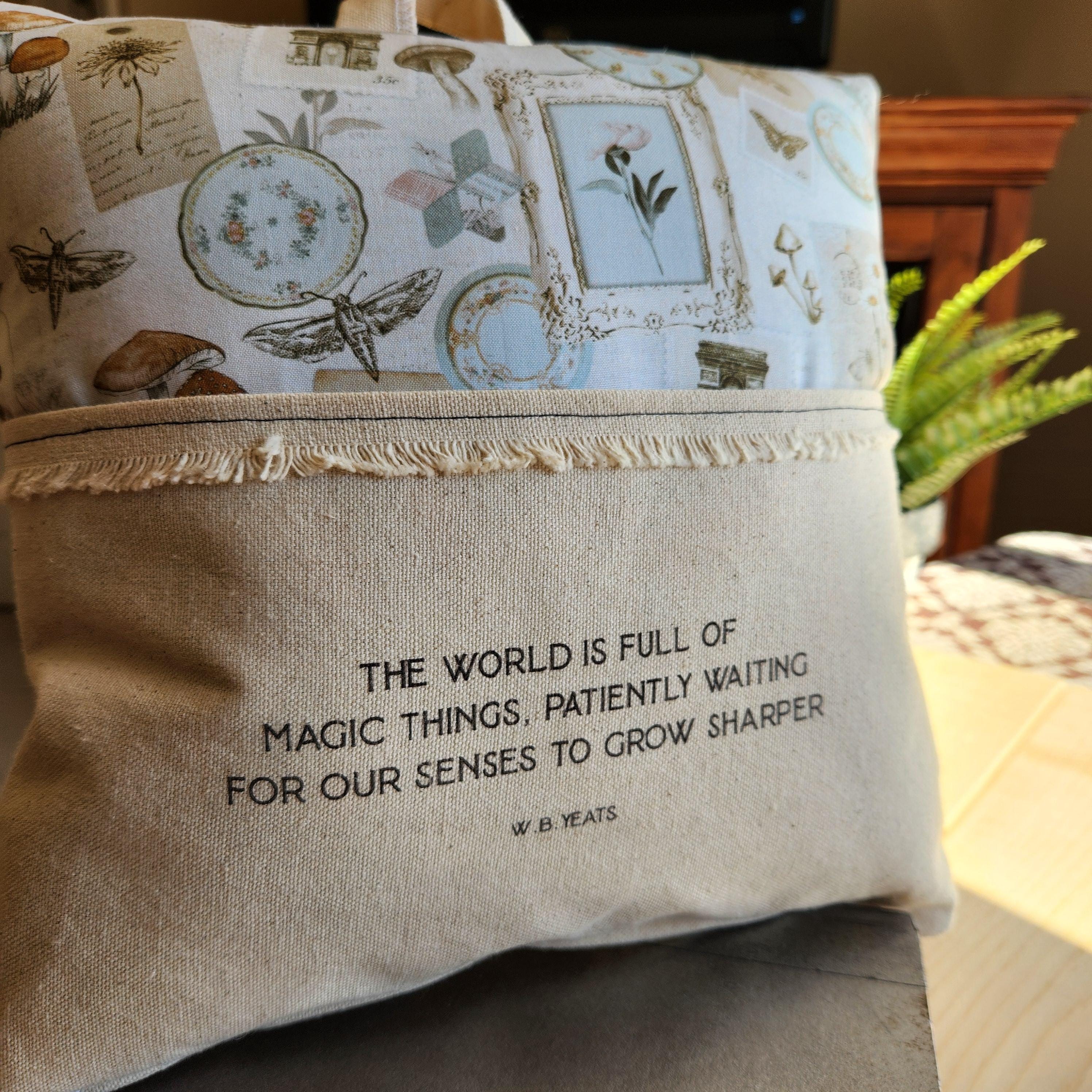 The World is Full of Magic Things, Yeats, Reading Pillow, Tablet Pillow ...