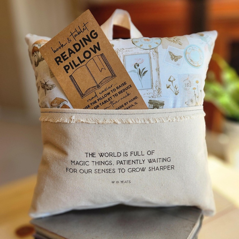 The World is Full of Magic Things, Yeats, Reading Pillow, Tablet Pillow ...