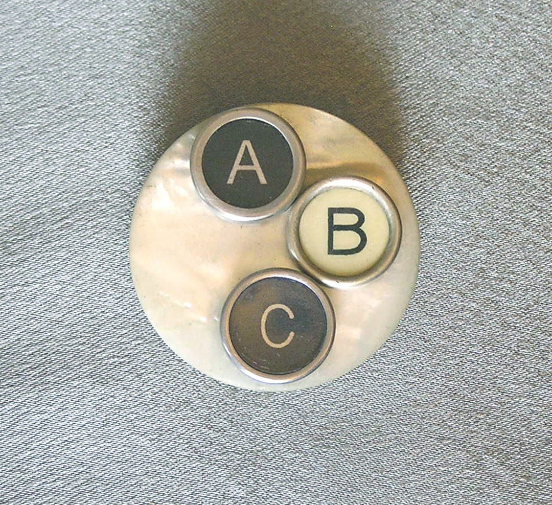 Typewriter Key Pin Says abc - Etsy UK