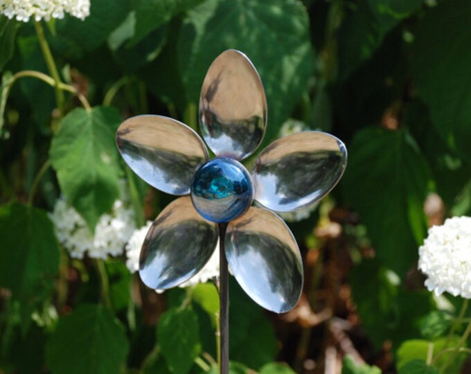 5 Spoon Recycled Flower Garden Stake Art Sculpture - Etsy