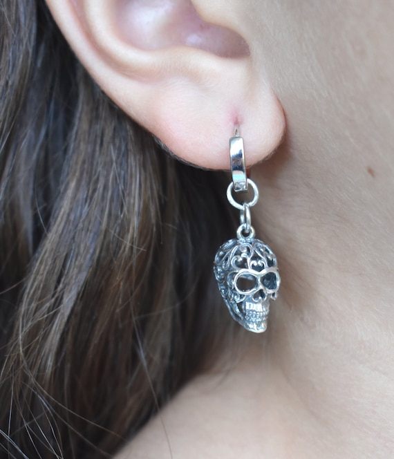 Skull hoops store