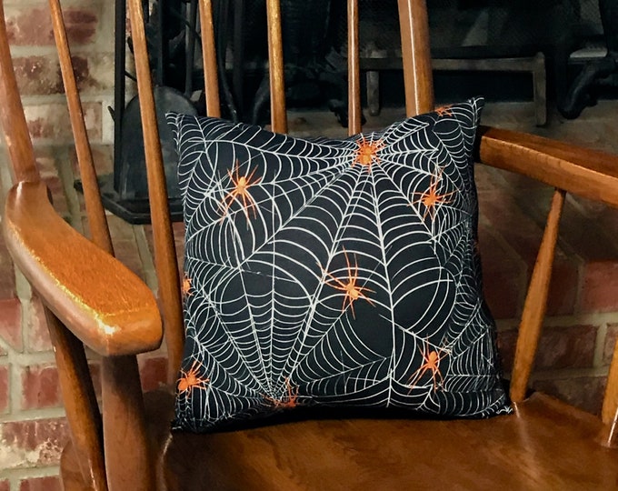 Spooky Spider Pillow / Halloween Gift / Creepy Decor - Etsy