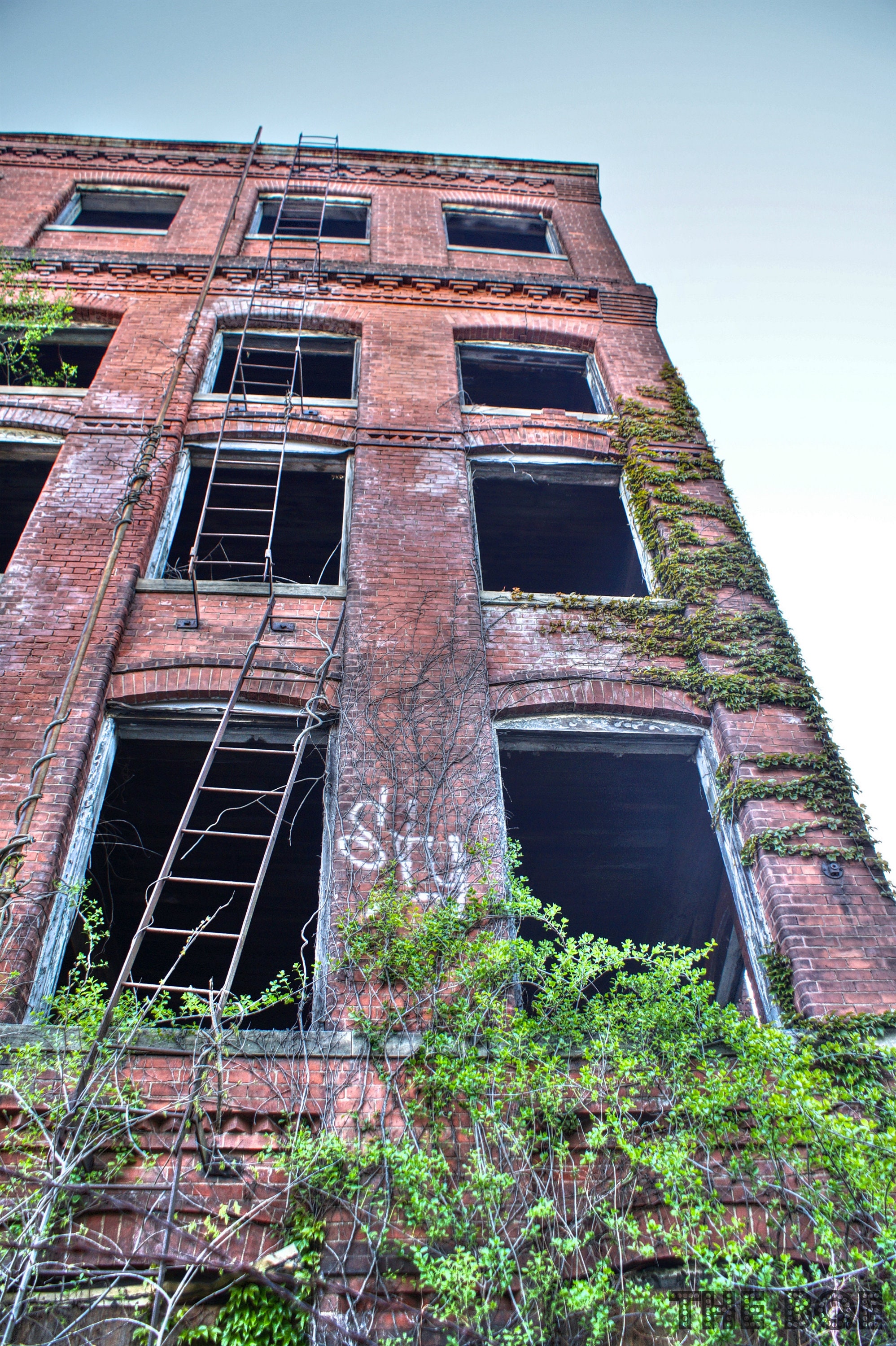 Wall Décor Photographs urban decay dystopia photography Abandoned ...