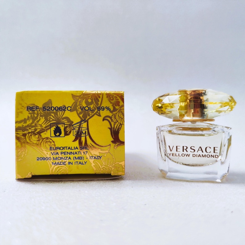 Versace Yellow Diamond Eau De Toilette 5ml .17 Fl Oz Woman Perfume ...