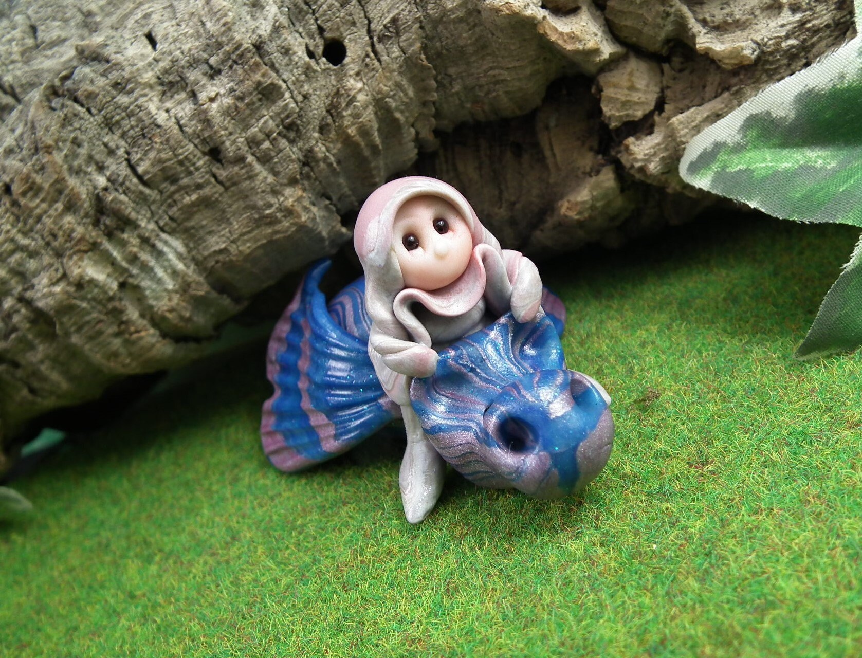 Dragon-Rider Gnome 'Ruthie' on 'Valiant' Dragon OOAK Sculpt by ...