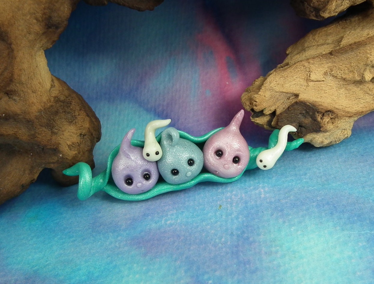 SweetPeas-in-a-Pod Baby Podlings with glow-worms OOAK Sculpt by ...