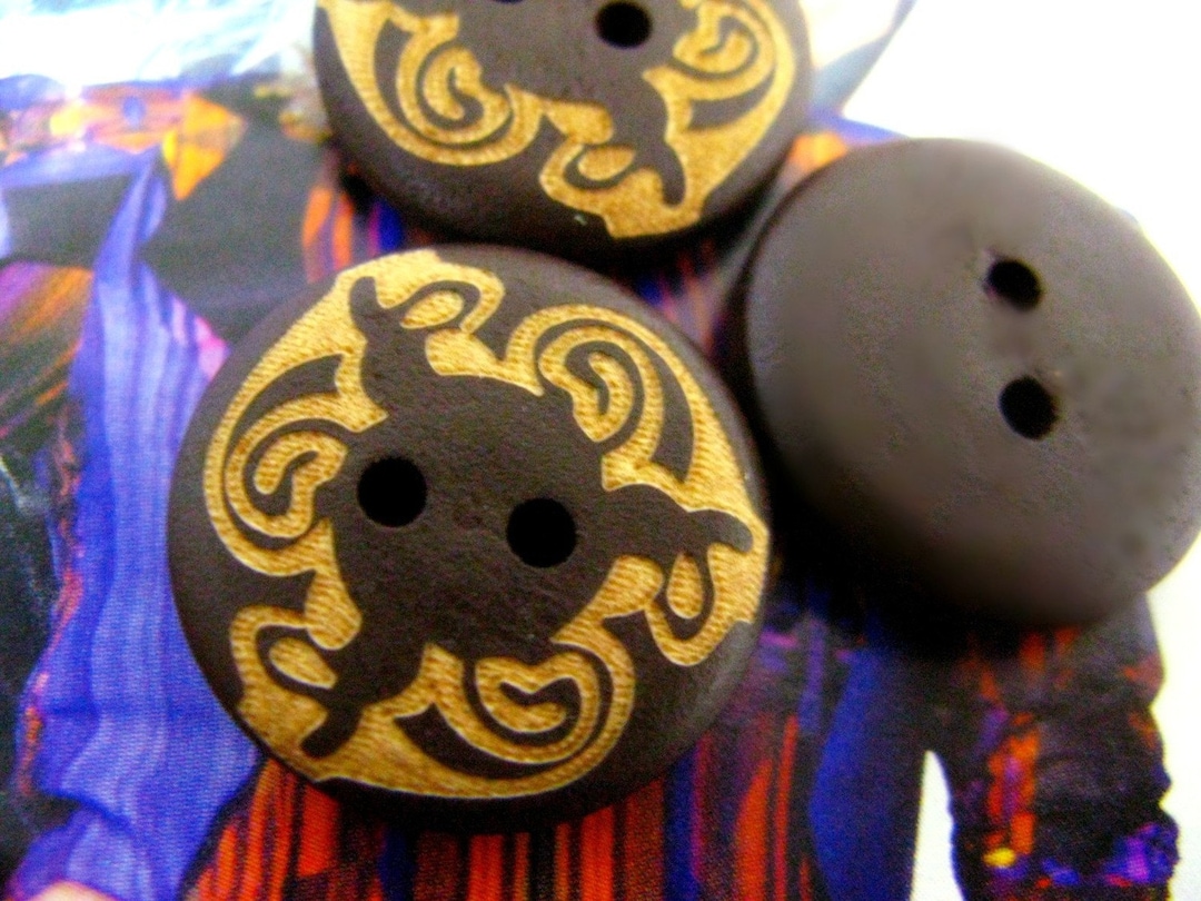 Wooden Buttons - Flowery Circle Pattern Wooden Buttons, 0.79 Inch , 10 ...