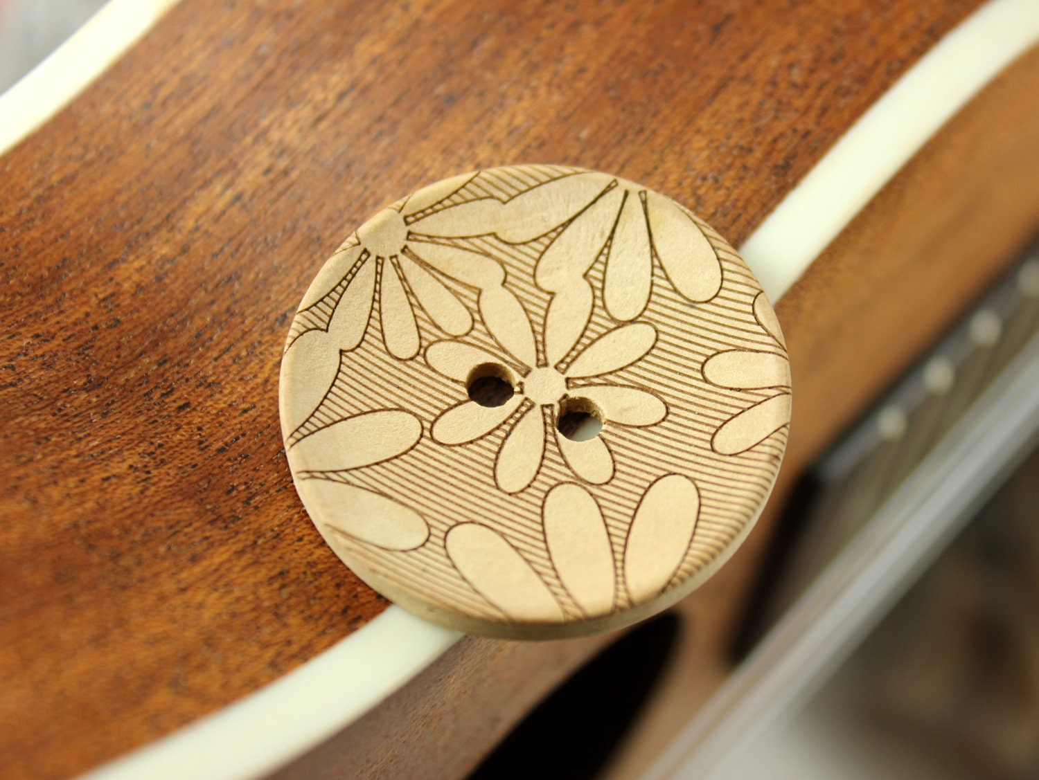 Flower Wooden Buttons - Vibrant Daisy Picture Nature Wood Buttons 1.5 ...