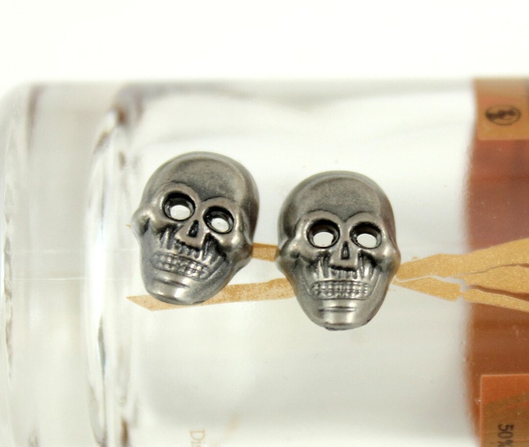 Metal Buttons - Skull Metal Buttons , Gray Silver Color , 2 Holes , 0. ...