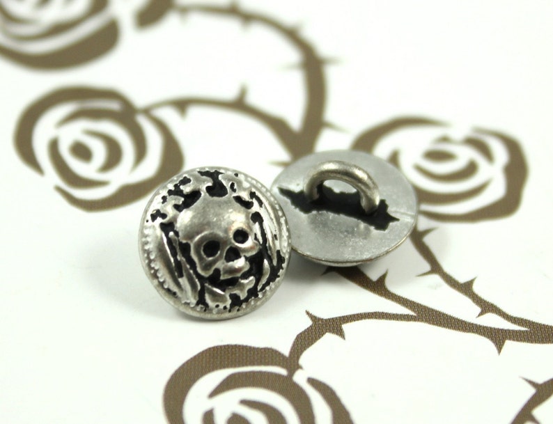 Metal Buttons - Antiqued Silver Skull Princess Pattern Shank Metal ...