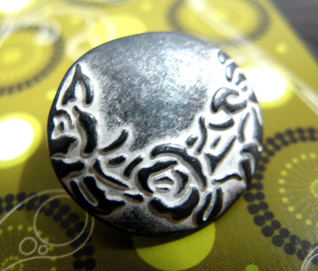 Metal Buttons Crescent Flower Metal Buttons , Gunmetal White Color ...
