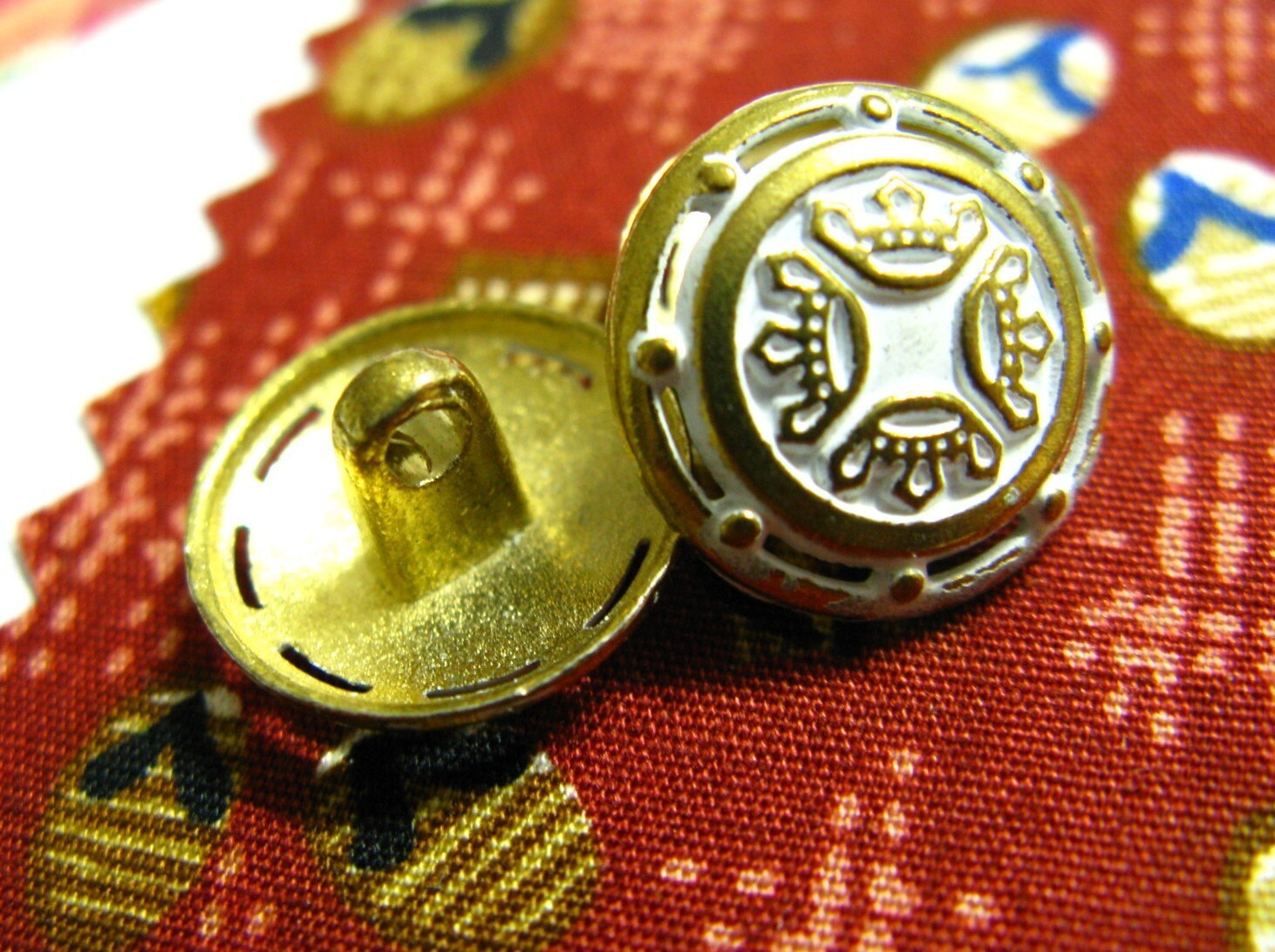 Metal Buttons Crowns Pattern Metal Buttons Gold and White | Etsy