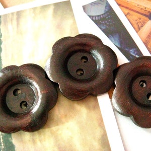 Flower Wooden Buttons Lovely Realistic 6 Petals Flowers Brown Wood ...