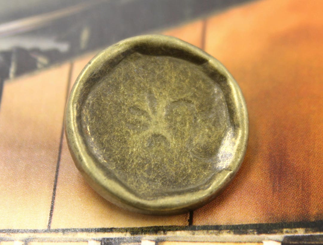 Rustic Shallow Flower Pattern Metal Shank Buttons , Antique Brass Color ...