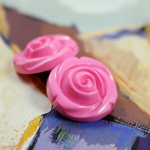 Flower Plastic Buttons - Pink Flower in Full Bloom Plastic Buttons. 10 ...