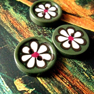 Lovely Olive Green Plastic Buttons With off White Flower Pattern (10 in ...