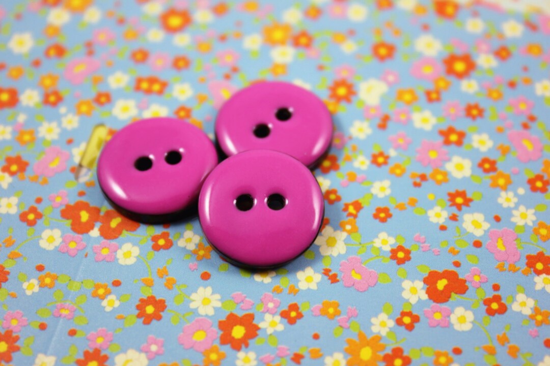 Pink Buttons - 10 Pieces of Hot Pink Enamel Buttons With Coconut Base ...