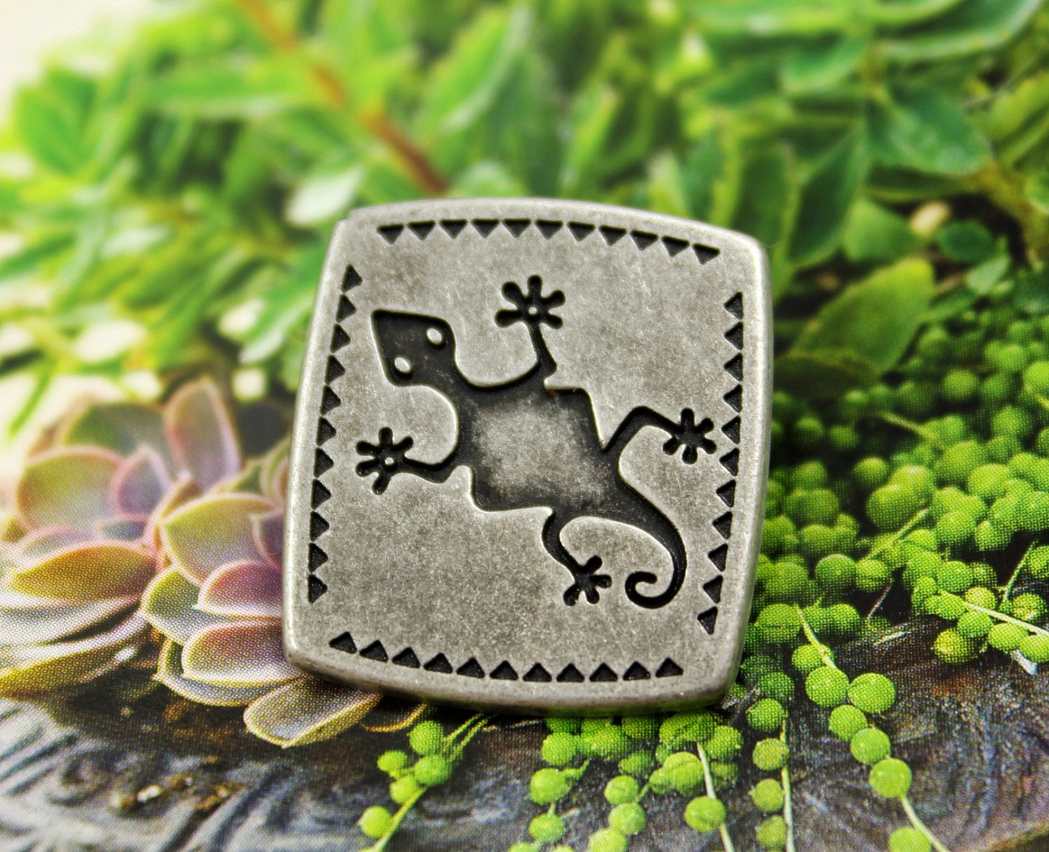Metal Buttons - Gecko Rectangle Antique Silver Metal Shank Buttons - 0. ...