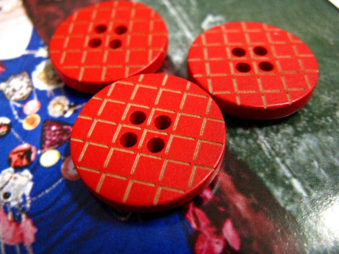 Wooden Buttons so Cute 10 Pieces of Red Lattice Pattern Wood Buttons, 0 ...