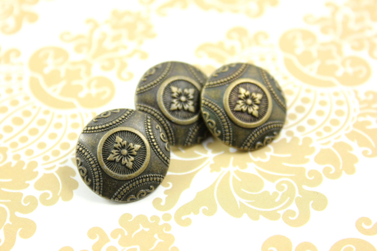 Metal Buttons - Carpet Patterns Metal Buttons , Antique Brass Color ...