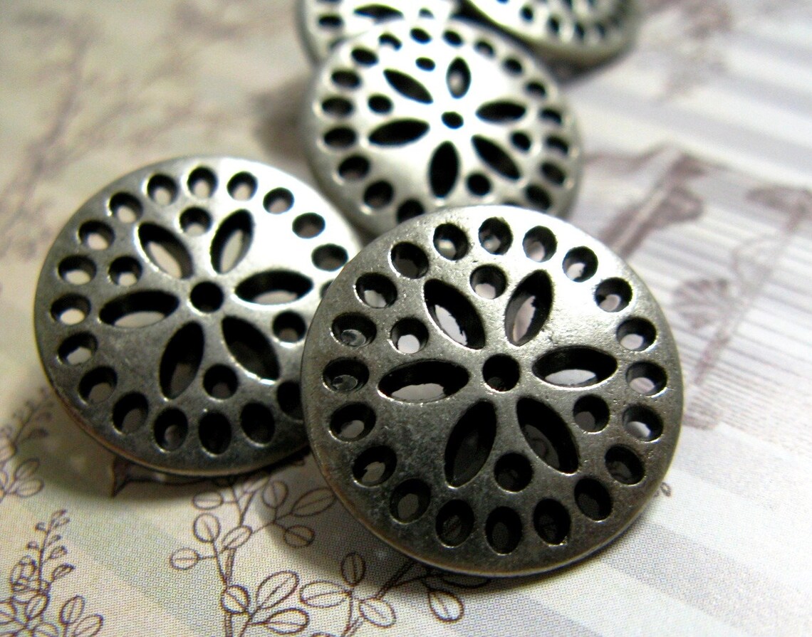 Metal Buttons - Dotted Flower Metal Buttons , Gray Silver Color , Shank ...