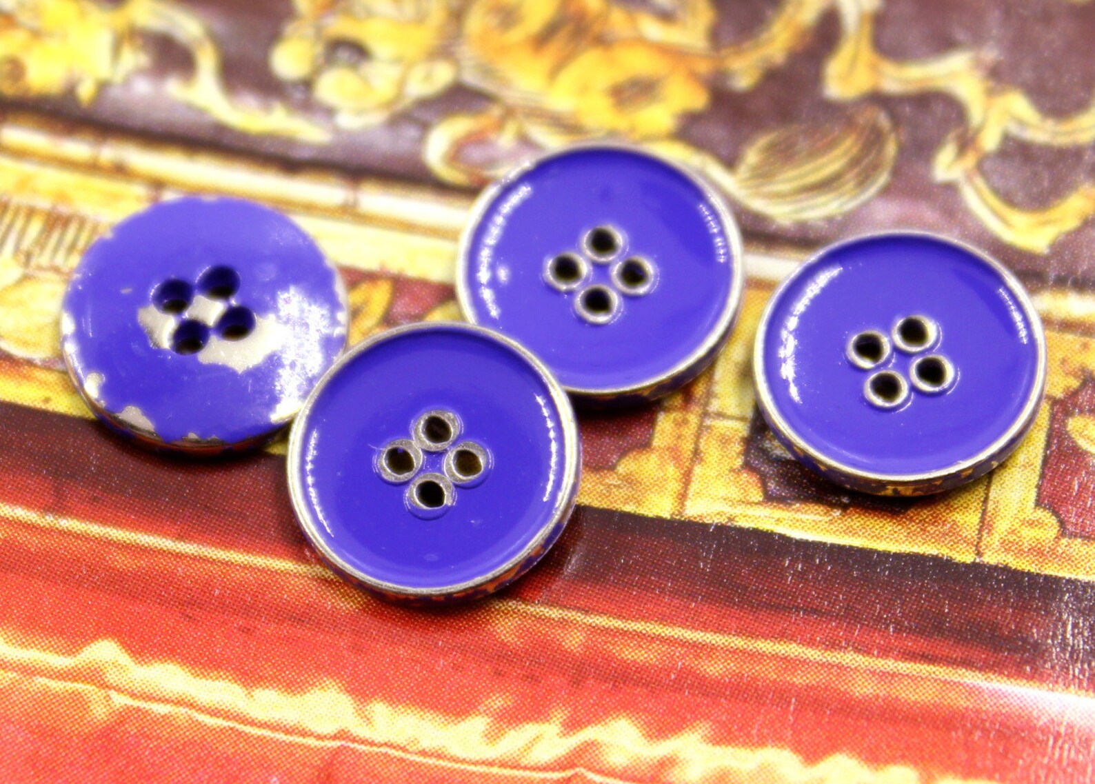 Metal Buttons - Purple Blue Metal Buttons , Silver Color , 4 Holes , 0. ...