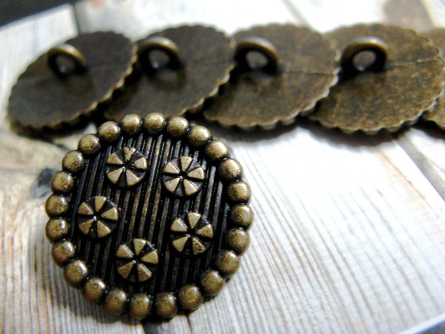 Metal Buttons Floret Wreath Metal Buttons Antique Brass | Etsy