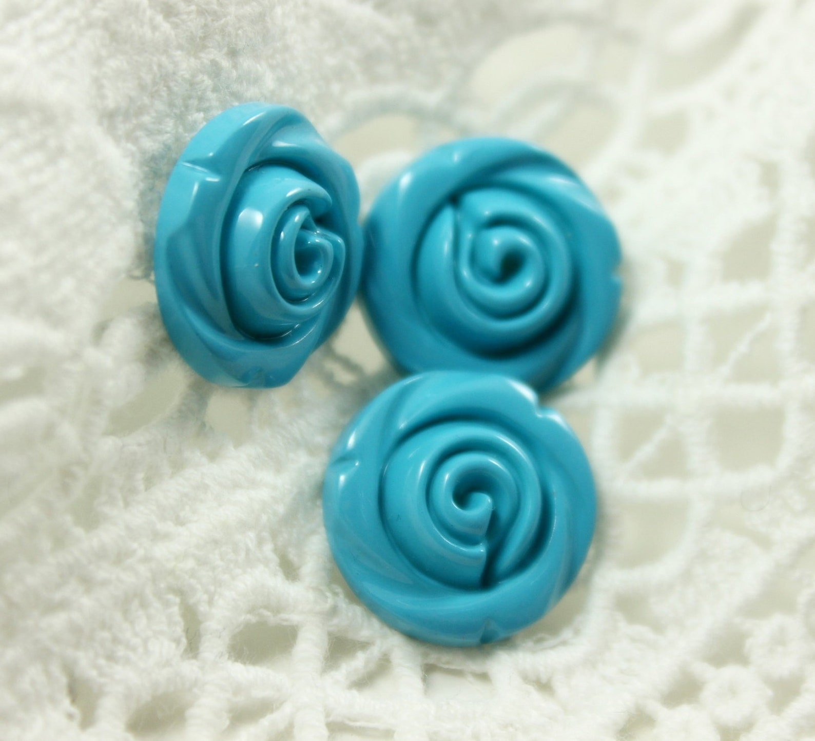 Flower Plastic Buttons Blue Flower in Full Bloom Plastic - Etsy