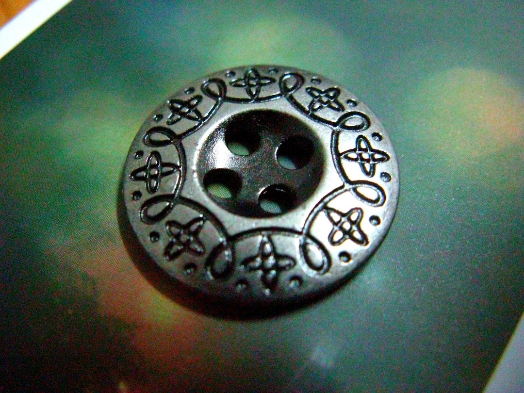 Metal Buttons - Scrollwork Border Metal Buttons , Gray Silver Color , 2 ...