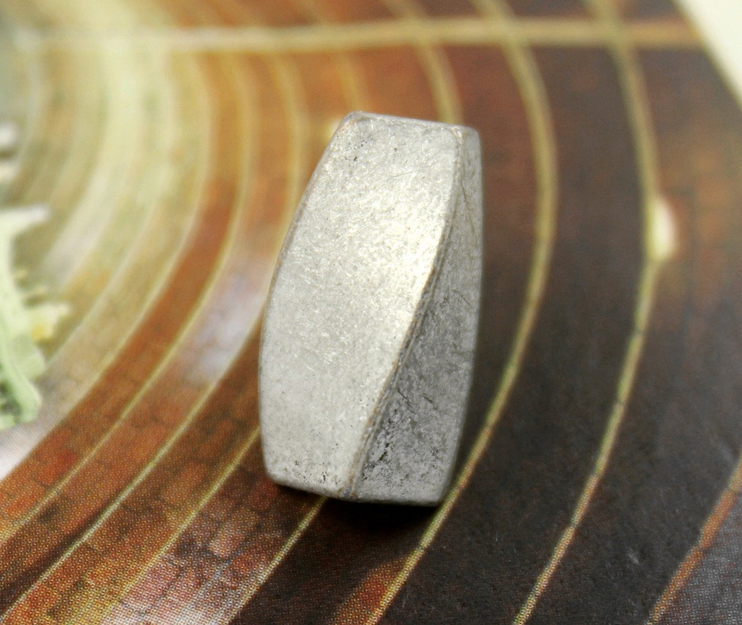 Metal Buttons - Twisted Cuboid Retro Silver Metal Shank Buttons - 0.59 ...