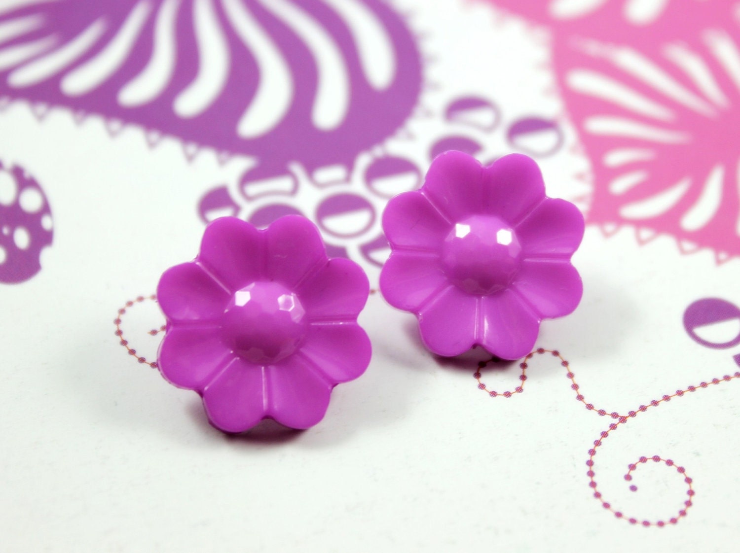 Flower Plastic Buttons Purple Pink Flower in Full Bloom | Etsy